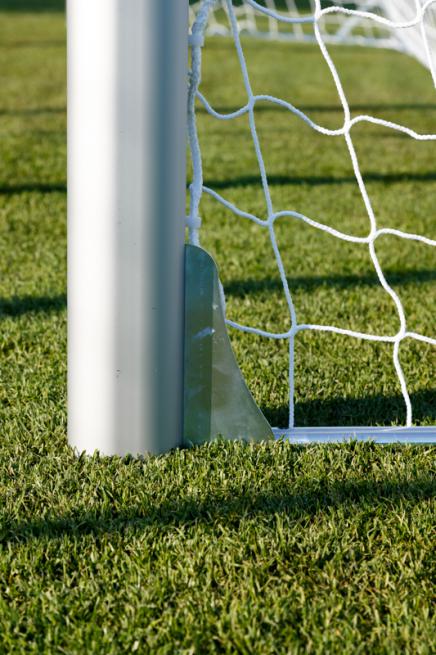 FOOTBALL GOALS FOR YOUNG PLAYERS WITH GROUND SOCKETS / 5.00 X 2.00 M