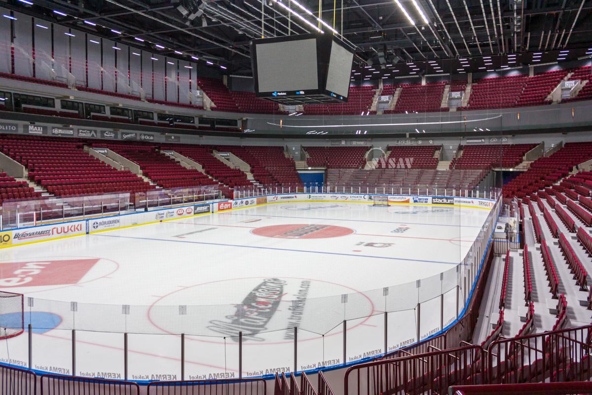 Barrier netting for ice rinks